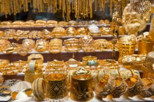 15 Exclusive Arabic Wedding Gifts For The Muslim Couple
